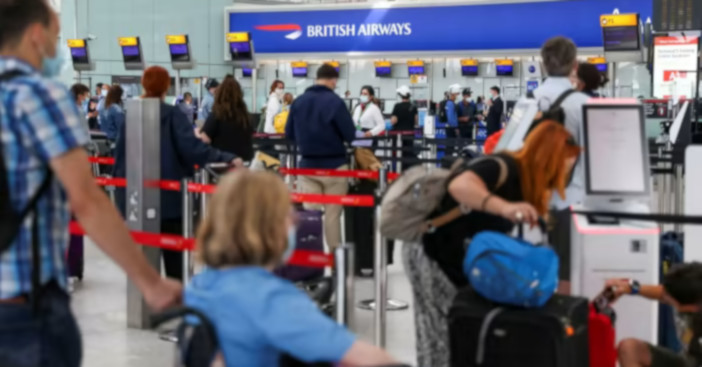 Συνεχίζονται οι εικόνες χάους στα βρετανικά αεροδρόμια - Atlantea