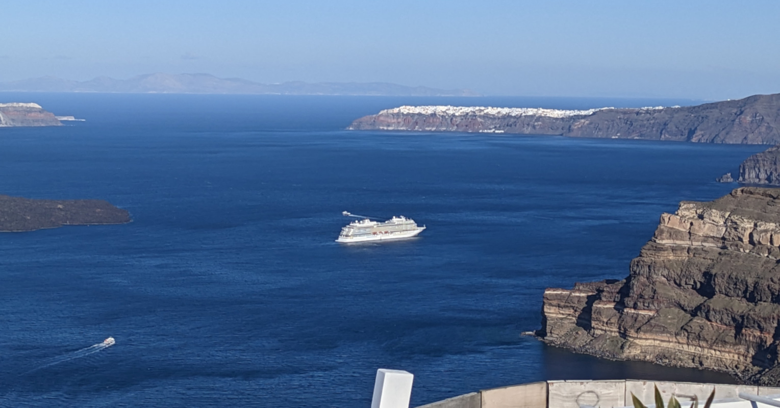 Σαντορίνη: Αλλαγή πλεύσης για το Viking Star - Atlantea