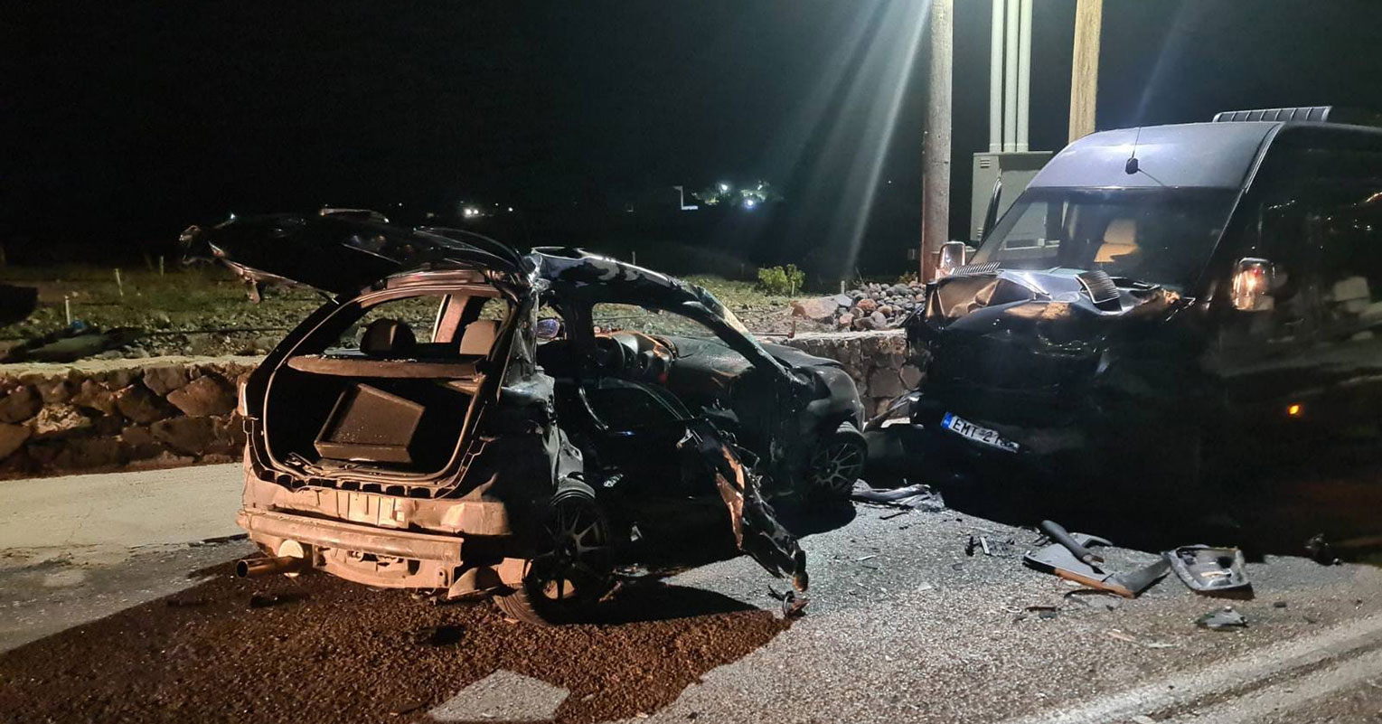 Πατέρας και γιος νεκροί σε τροχαίο στη Σαντορίνη - Atlantea