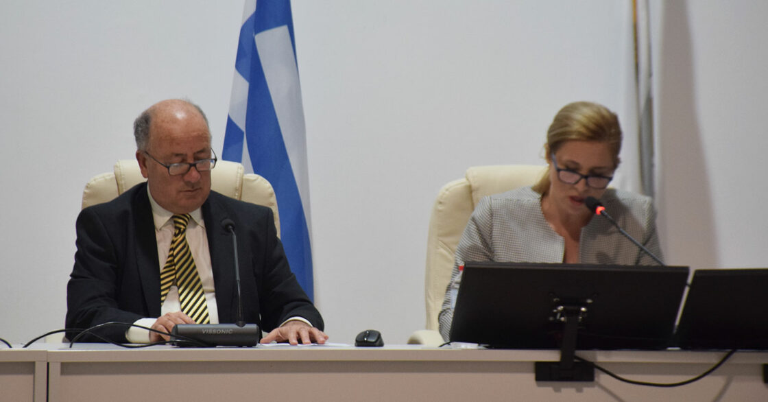 Η Γεωργία Νομικού νέα Πρόεδρος του Δημοτικού Συμβουλίου Θήρας - Atlantea