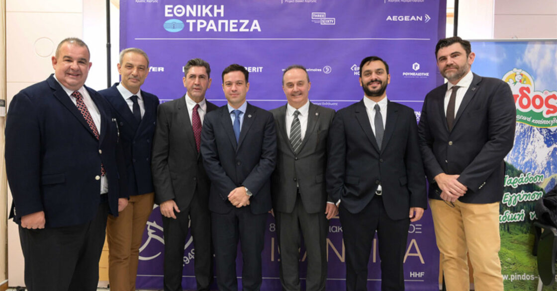 Ο Πρόεδρος της Ένωσης Ξενοδόχων Σαντορίνης στο 8ο Περιφερειακό Συνέδριο ...